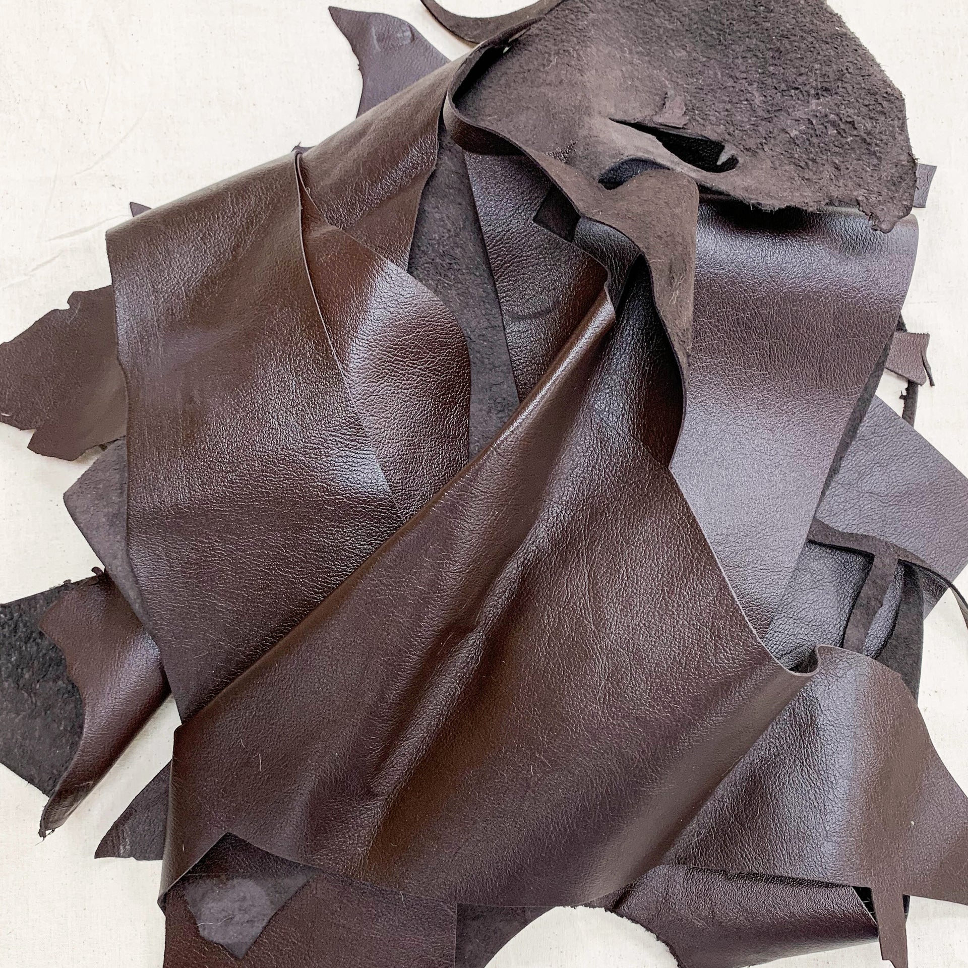 Leather off-cuts 1kg (mixed colours) – Karmine Leather & Leathercraft